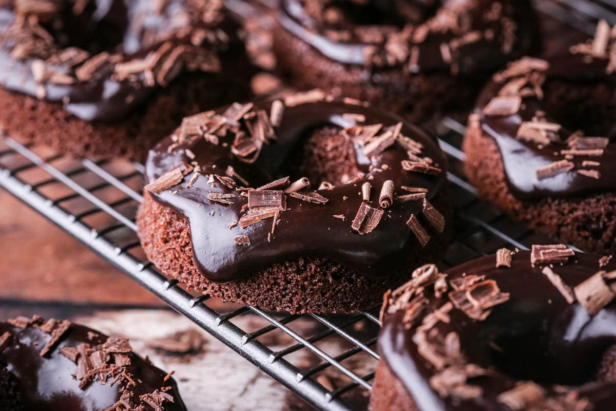 Easy Chocolate Glaze Icing (with cocoa powder) - From The Larder